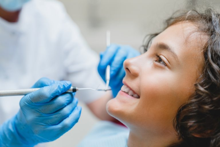 Crossbite in Kids: Does it Need Early Intervention? | Aura Orthodontics
